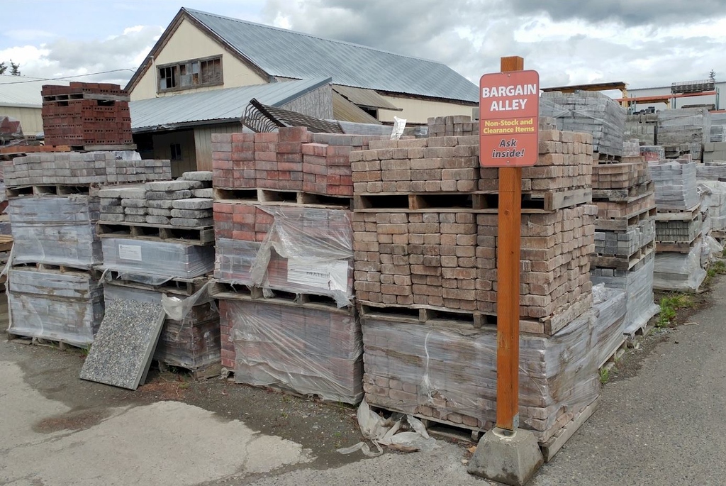 How to make Brick Veneer from FULL SIZE pieces of Brick - It's easier ...